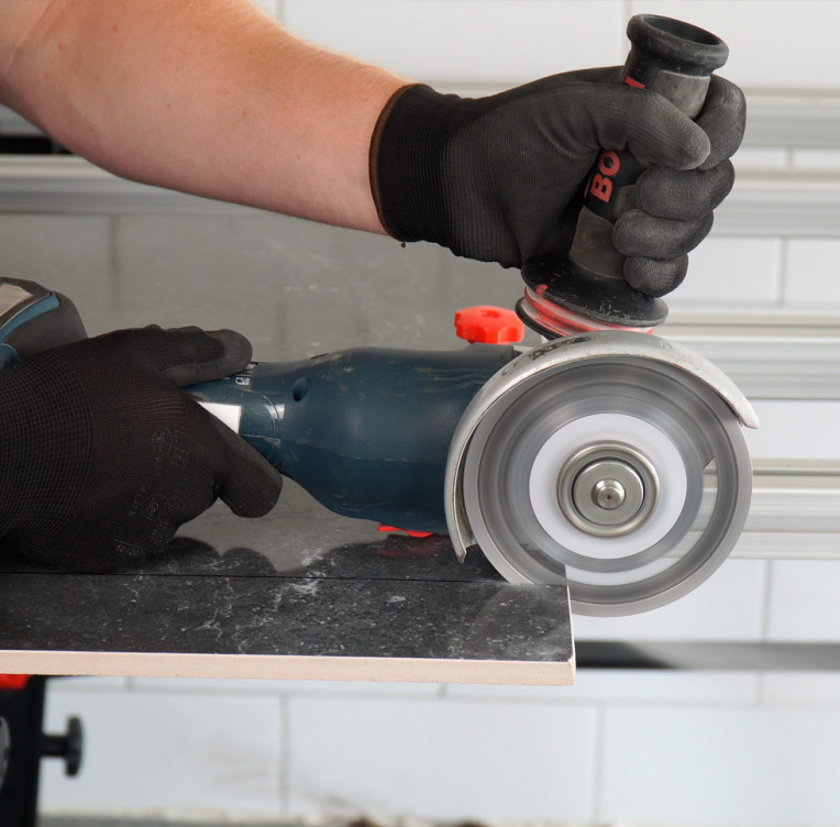 Angle grinder instead of a tile cutter: clean cutting of ceramic tile ...